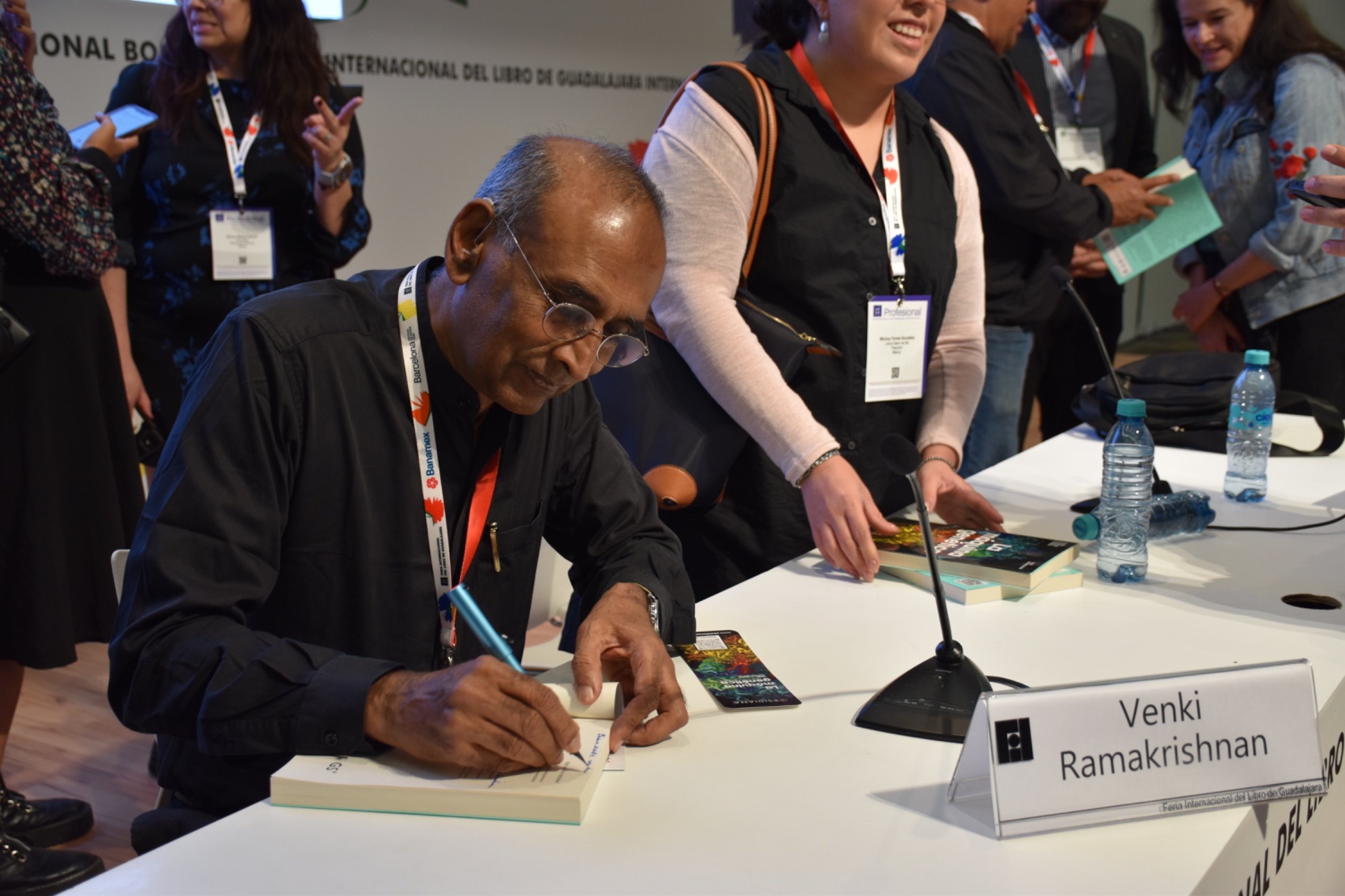 FIL 2025: Venky Ramkrishnan El propósito de vivir con entusiasmo ...